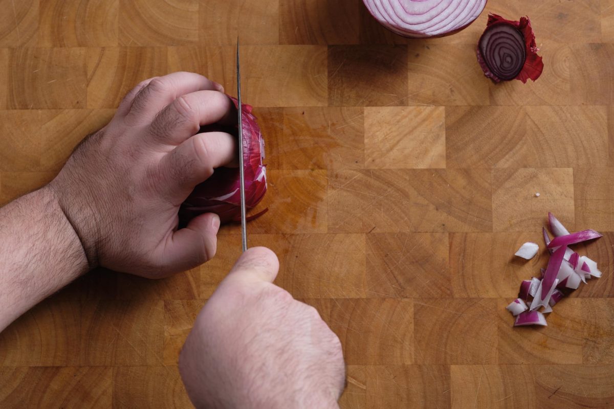 How To Cut An Onion – Eat Up! Kitchen